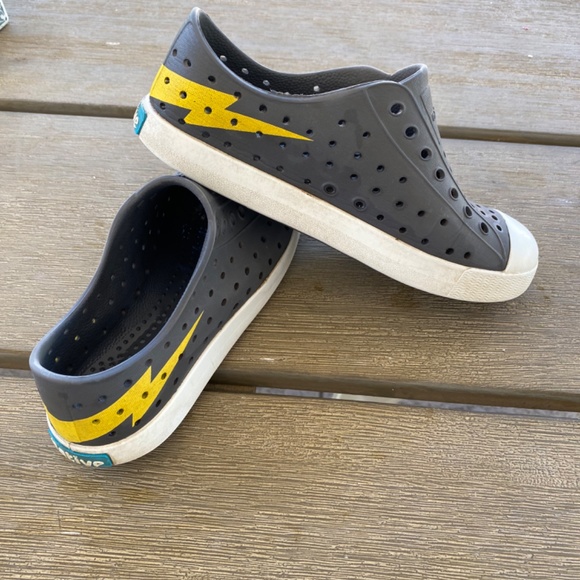 Native Shoes | Shoes | Native Shoes J2 Gray With Lightening Bolt | Poshmark